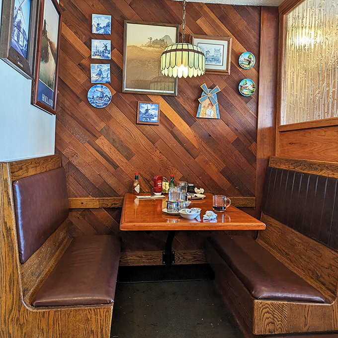 This wood-paneled booth with nautical accents feels like dining inside a ship captain's quarters&mdash;if the captain had excellent taste in breakfast joints.