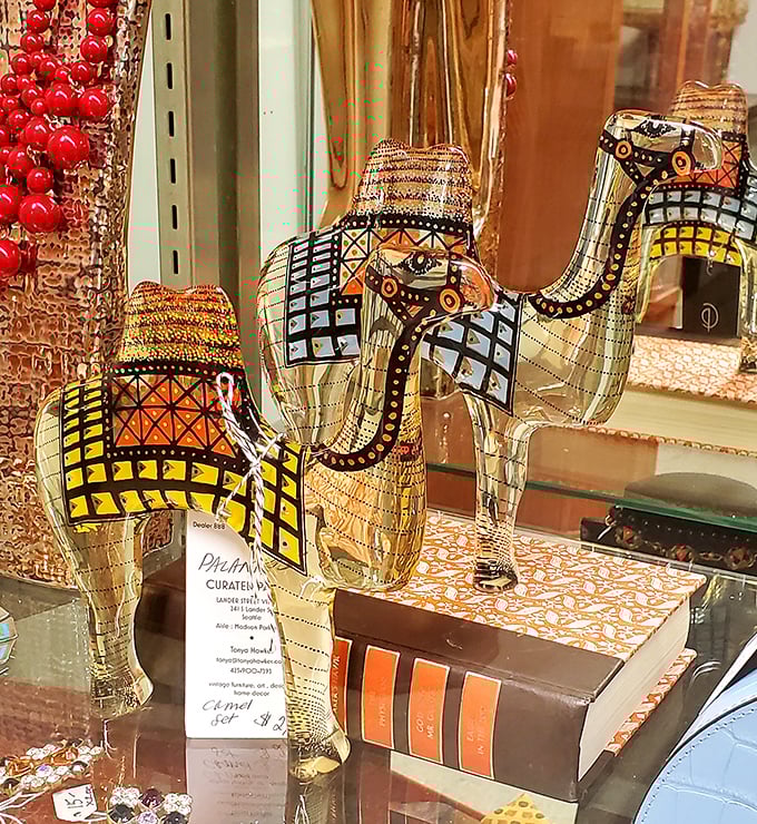 These glass camels aren't just figurines&mdash;they're desert caravan dreams captured in amber and gold, parading across your mantelpiece.