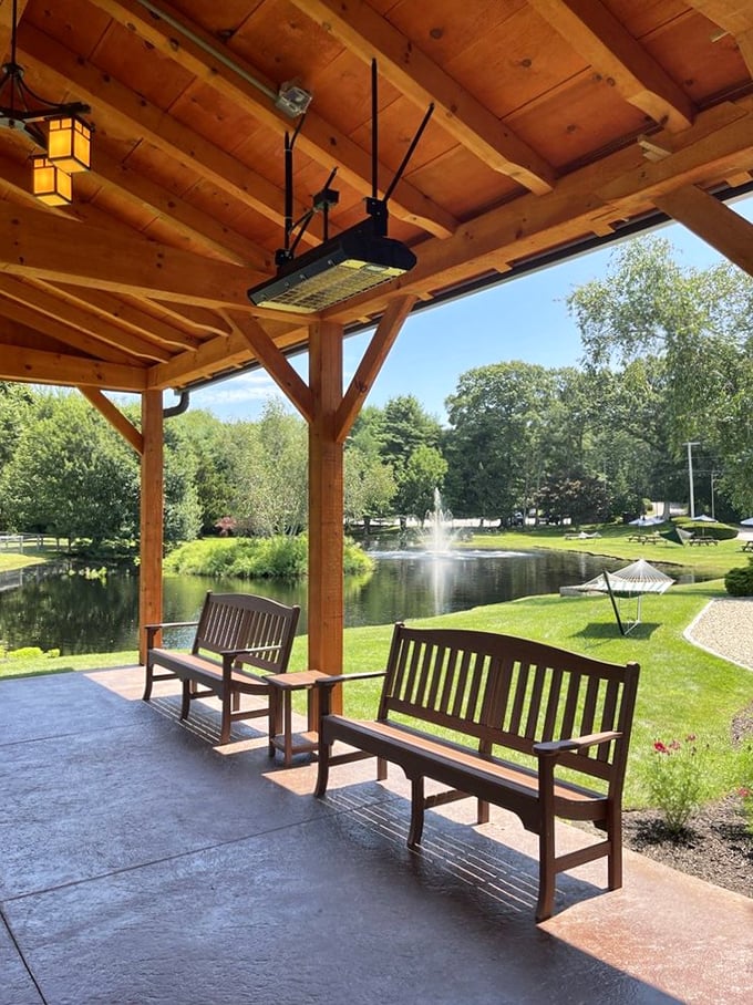 Wooden beams, lakeside views, and benches where you'll wait happily, knowing what deliciousness awaits. Worth every minute.