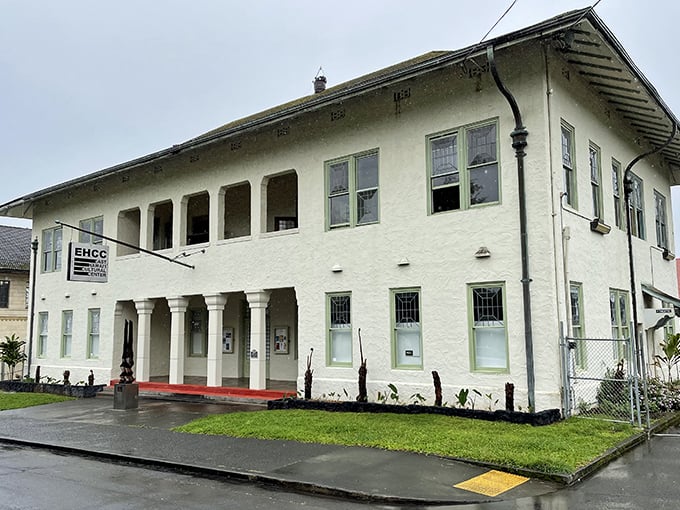 This white columned building has seen more Hilo history than your grandmother's photo albums &ndash; elegant simplicity amid tropical surroundings.