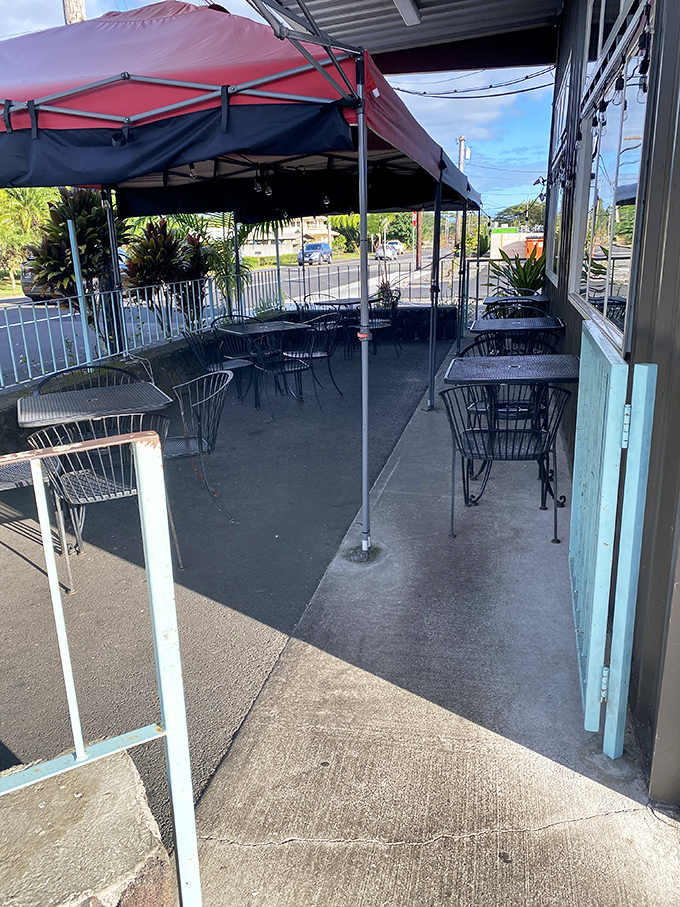 The outdoor patio offers fresh air and people-watching between bites. Hawaii's version of sidewalk dining, minus the traffic fumes.