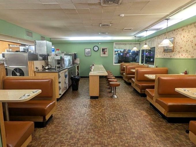 The dining room layout hasn't changed because it doesn't need to. These booths have witnessed first dates, family celebrations, and Tuesday night dinner escapes.