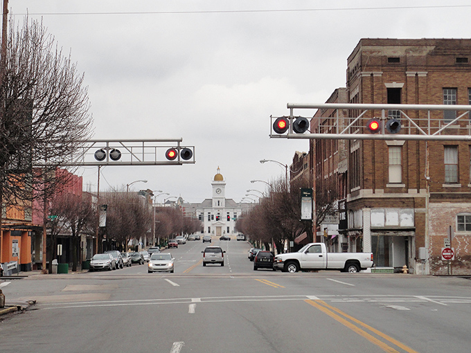 A glimpse down Main Street toward the courthouse, where traffic lights might be the only thing rushing you in this pleasantly unhurried corner of Arkansas.