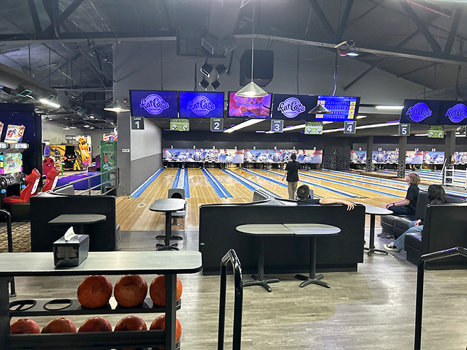 Fat Cats bowling alley strikes the perfect balance between retro charm and modern entertainment. Where friendly competition comes with nachos and nostalgia.