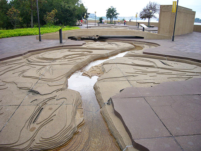 Mud Island River Park's scale model of the Mississippi River lets you walk the mighty waterway without getting your feet wet &ndash; genius!
