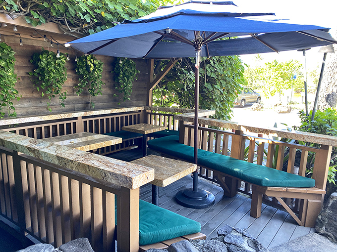 The patio seating area offers that indoor-outdoor living that mainlanders dream about and locals take for granted.