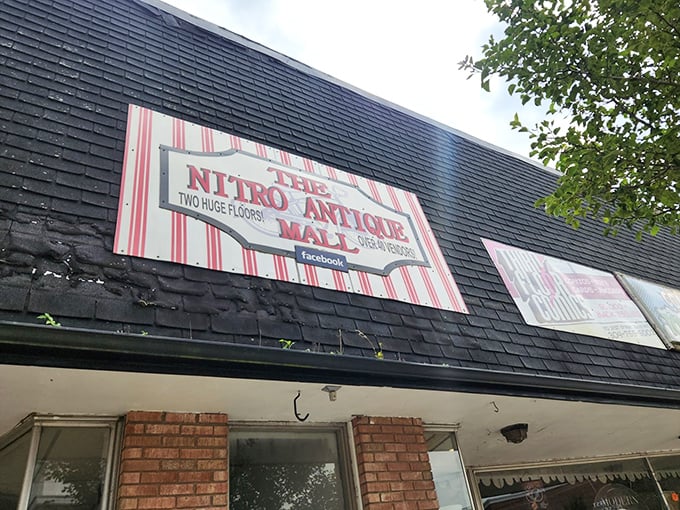 The sign says it all: "Two Huge Floors" of vintage goodness await inside. Your schedule and wallet have been warned accordingly.