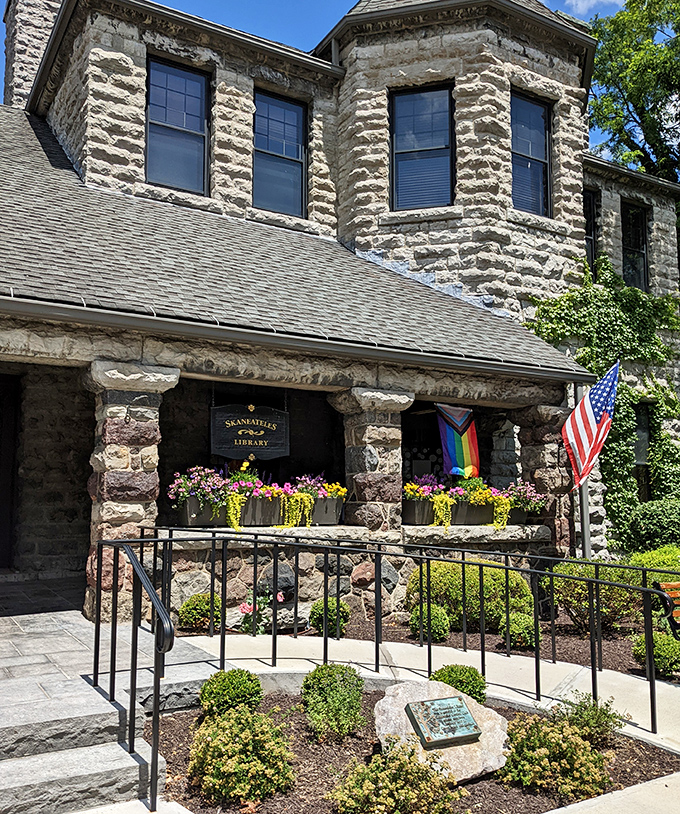 15. skaneateles library