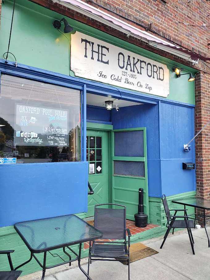 The Oakford's vibrant blue and green exterior promises cold beer and warm welcomes&mdash;the perfect formula for making new friends on a fixed income.