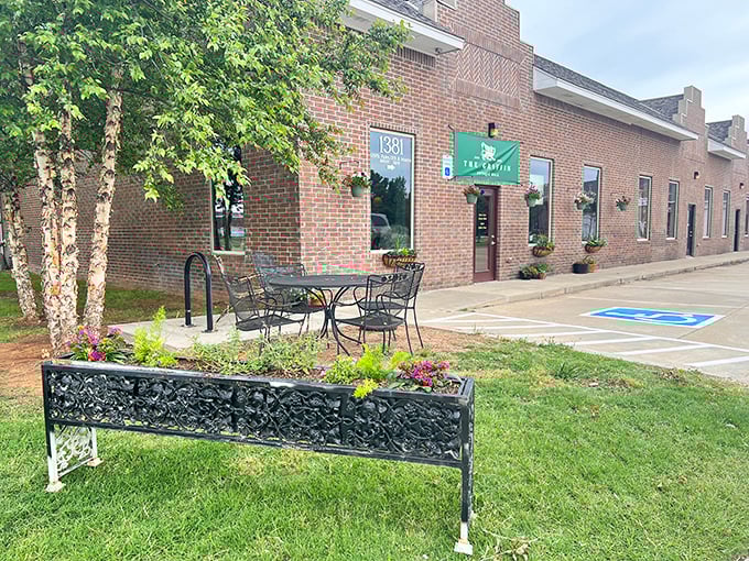 The Griffin's welcoming fa&ccedil;ade with its brick charm and hanging flower baskets. Like the best desserts, the real treats are waiting inside.