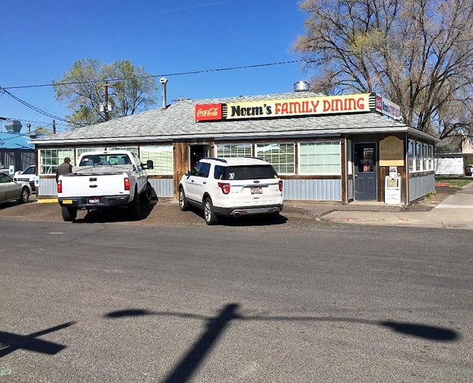 The parking lot tells the story &ndash; pickup trucks and SUVs gathered like modern horses at an old-fashioned watering hole where comfort food awaits.