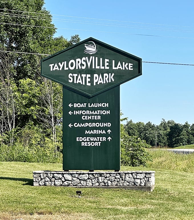 The most welcome sign in Kentucky—pointing the way to adventures that will become stories you'll tell for years to come.