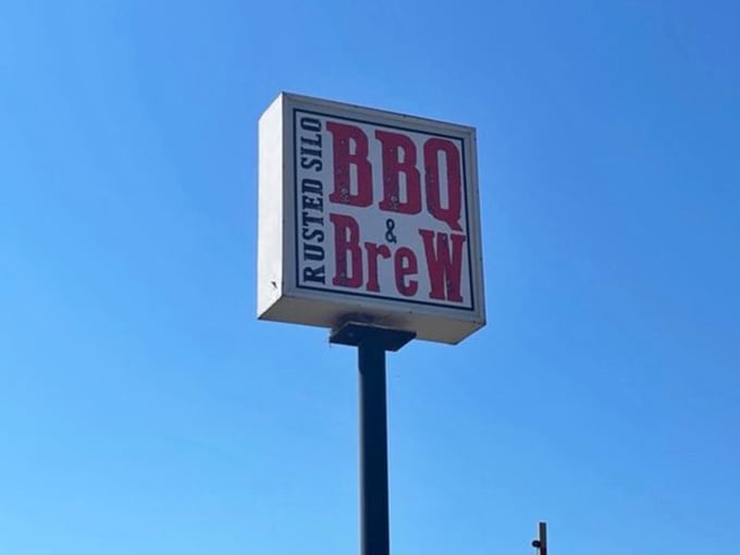 The sign that's launched a thousand road trips&mdash;simple, straightforward, and making promises the kitchen actually keeps.