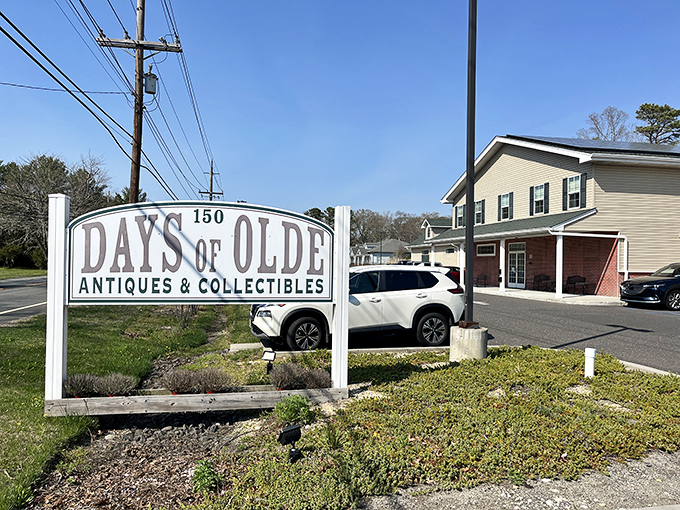 The sign that promises adventure: "Days of Olde Antiques & Collectibles." Your treasure map begins here, X marks the spot.