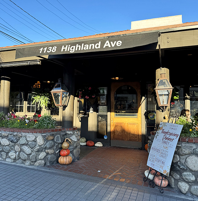 The charming Highland Avenue entrance welcomes you with seasonal decorations &ndash; your breakfast destination has arrived, park and prepare yourself.