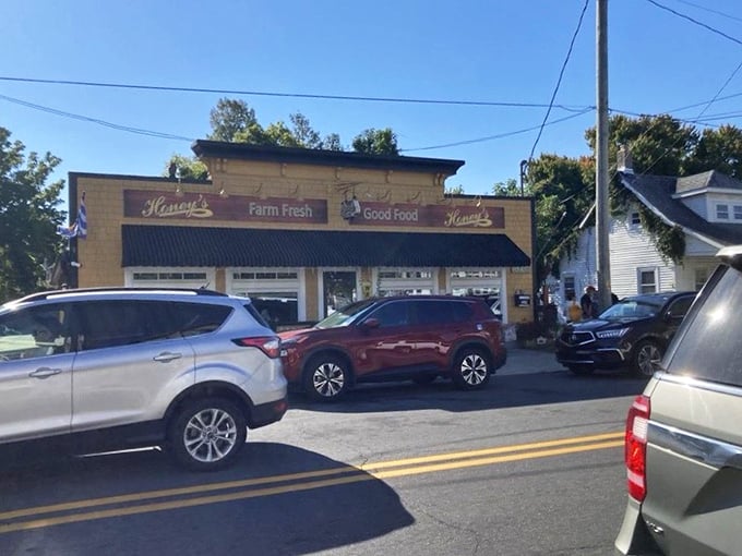 Even from across the street, Honey's golden exterior acts like a breakfast lighthouse, guiding hungry travelers to safe, delicious harbor.