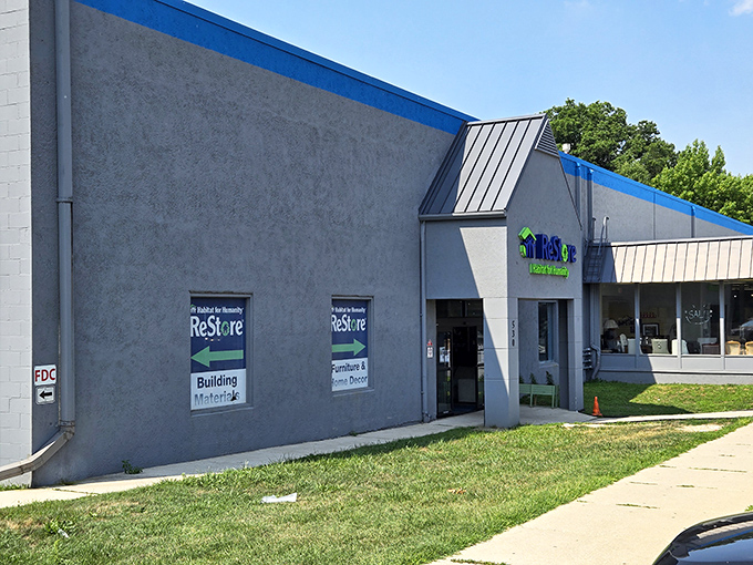 Look at that clean, welcoming storefront - your wallet's about to get very happy here.