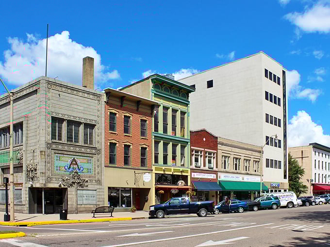 Newark's historic downtown looks like a movie set where small-town America comes to life. Those brick buildings have stories to tell!