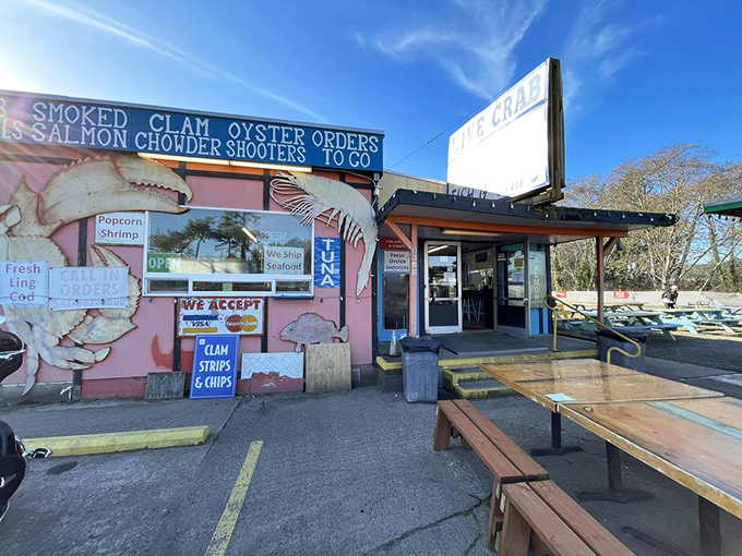 The pink facade and giant crab sculpture announce you've found seafood nirvana. Ocean-fresh treasures await inside!