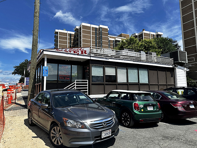 Daylight reveals Bob & Edith's classic diner charm. Where locals have been starting their mornings with bottomless coffee and friendly banter for decades.