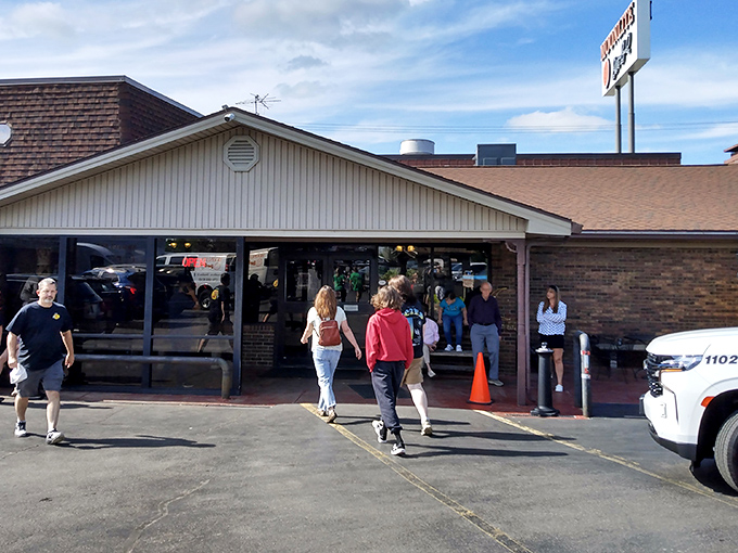 Locals know the drill&mdash;join the line at Moonlite's entrance. Some things are worth the wait, like true love and perfect mutton.