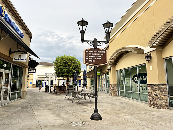 Elegant lampposts and clear directional signs make navigating Tanger Outlets Asheville a breeze. No shopping expedition should require a compass and trail mix!