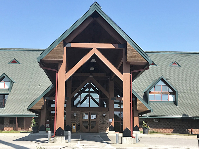 The Peter Kiewit Lodge welcomes visitors with dramatic timber framing that says "wilderness luxury" without a hint of pretension.