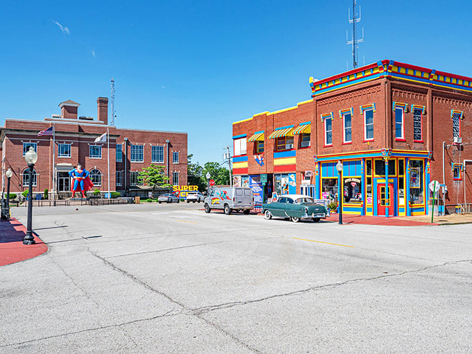 Superman's presence is impossible to miss downtown. Even the buildings dress in primary colors to match the Man of Steel's outfit.