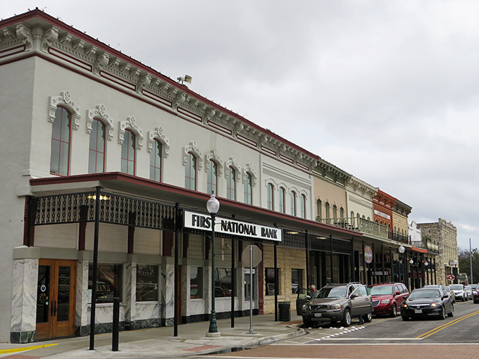 First National Bank anchors the square with that unmistakable old-money gravitas. They just don't build 'em like this anymore, folks.