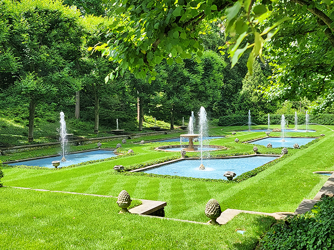 These fountains aren't just showing off—they're performing water ballet with military precision. Somewhere, a synchronized swimming coach is taking notes.