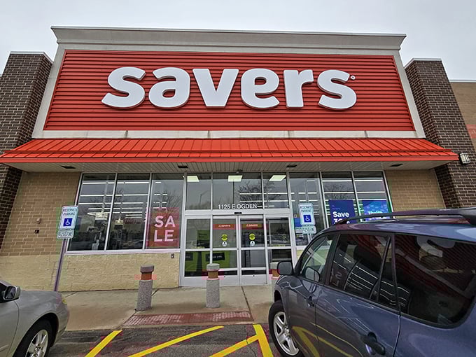 Treasure hunters, start your engines! This modest storefront houses an Aladdin's cave of secondhand wonders waiting to be discovered.