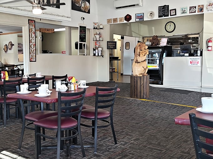 Step inside and feel instantly at home among burgundy tables and that wooden bear guardian – classic diner charm with Nevada personality.