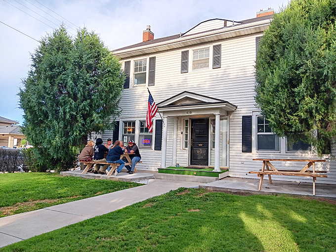 Picnic tables and American flags—breakfast here feels like the small-town Fourth of July your memory keeps polishing to perfection.