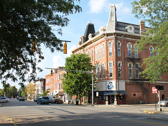 Chillicothe's historic downtown boasts beautiful architecture where Ohio's first capital city continues to shine with small-town pride.