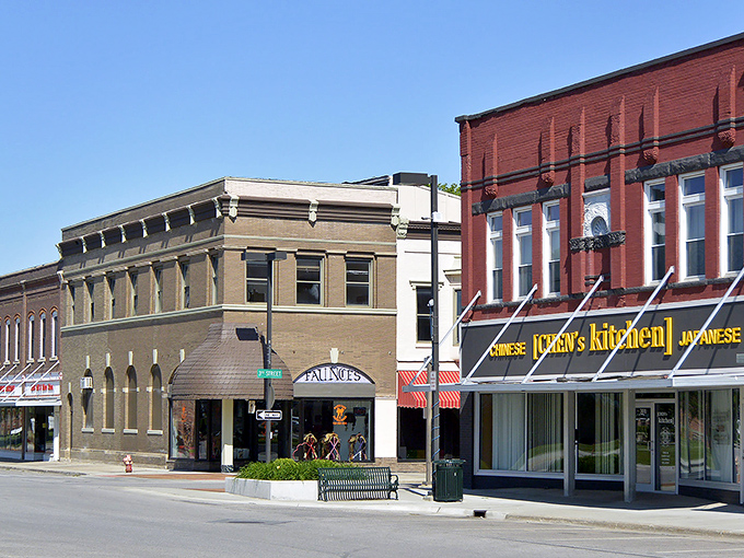 Red Oak's historic downtown looks like it's waiting for a parade to start. Those brick buildings have weathered more Iowa winters than most of us have had hot dinners!