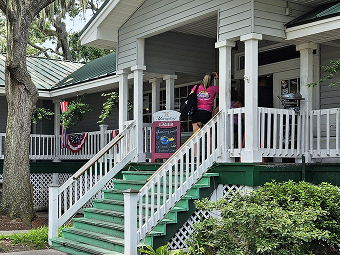 Climbing these green steps is like ascending to seafood heaven &ndash; complete with patriotic flair.
