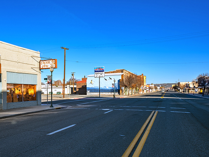 Alturas' main drag provide a stunning view to Alturas' affordable lifestyle, where nature's grandeur comes at no extra charge.