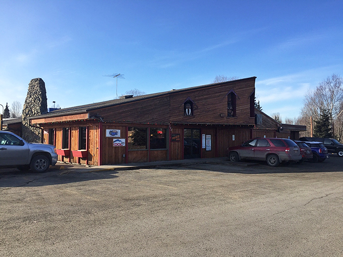 The Arctic Roadrunner's cabin charm is pure Alaska &ndash; where burger legends are born under northern skies.