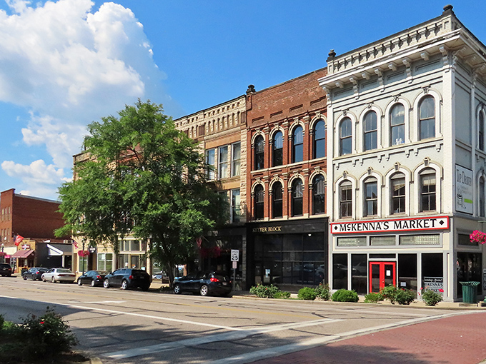 In Marietta, even the storefronts dress up for visitors. That's Midwestern hospitality in architectural form!