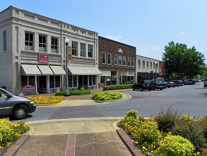 Those vibrant flower beds aren't just pretty&mdash;they're Scottsboro's way of rolling out the welcome mat for retirees seeking affordable beauty.