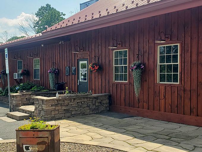 Like a BBQ postcard from the countryside, Stampede's flower-adorned entrance promises comfort food that hugs you from the inside out.