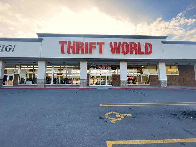 Where your $30 shopping spree begins and ends with bags full of treasures. The thrill of the hunt starts here!