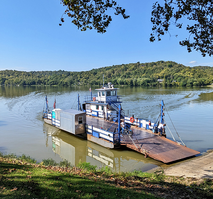 The historic Augusta Ferry has been shuttling folks across the Ohio River since 1798, offering a delightful throwback to simpler times.