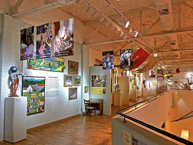 Art finds its perfect home in this light-filled gallery, where folk traditions and contemporary visions share space like old friends.