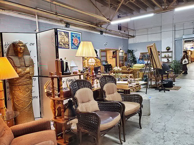 Mid-century meets Egyptian chic in this furniture display that would make both Cleopatra and Don Draper nod in approval.