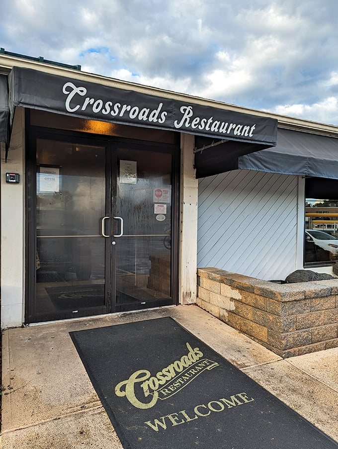 Crossroads Restaurant doesn't need fancy frills &ndash; just a simple welcome mat and the promise of honest cooking that makes your grandmother jealous.