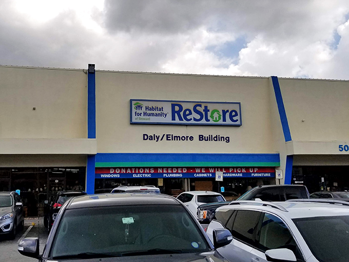 Habitat ReStore's welcoming fa&ccedil;ade promises not just great deals but the warm feeling of supporting a worthy cause.