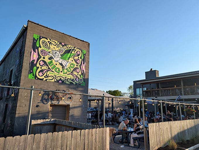 Modern meets traditional where craft beer and slow-smoked BBQ create the perfect marriage of flavors and fun.