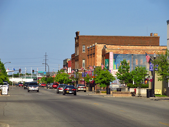 International Falls' downtown cafe scene invites you to slow down. Nothing beats watching the world go by over a cup of locally brewed coffee.