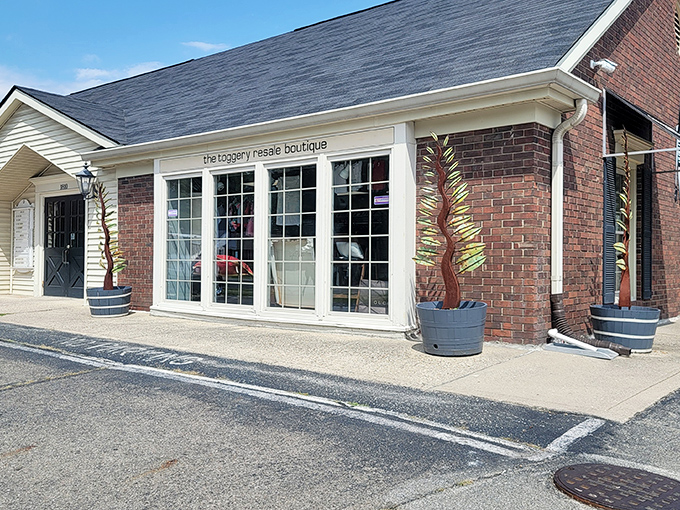 The Toggery's charming brick facade houses fashion finds that won't break the bank. Boutique vibes, thrift prices!